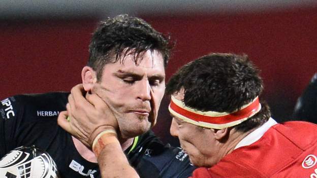 Rob McCusker: Ex-Scarlets captain to stay at Ospreys until 2019 - BBC Sport