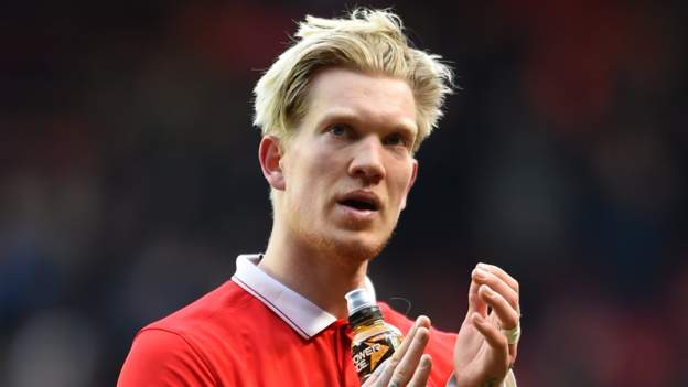 Simon Makienok: Palermo striker joins Preston North End on loan - BBC Sport