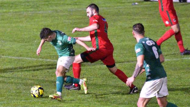 Guernsey FC backed to beat relegation after back-to-back wins - BBC Sport