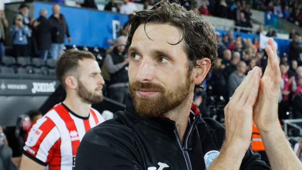 World Cup 2022: Wales' Joe Allen in race for fitness - BBC Sport