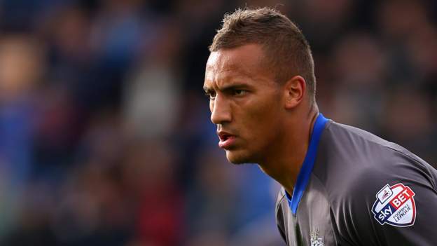 Reece Brown joins Sheffield United on a contract until January - BBC Sport