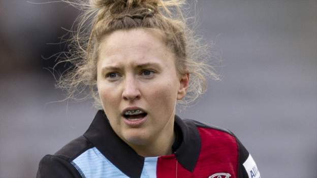 Emily Scott: England fly-half signs new contract with Harlequins - BBC ...