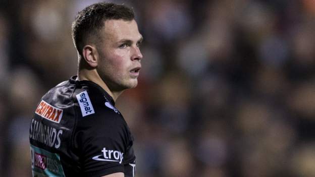 Joe Simmonds: Exeter fly-half 'moving in the right direction' - BBC Sport
