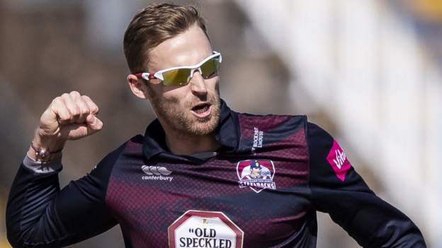 Graeme White: Northants bowler extends white-ball deal until 2020 - BBC Sport