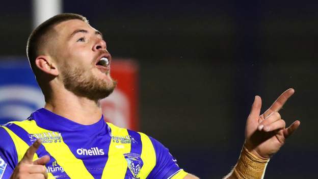 Danny Walker: Warrington Wolves hooker signs new one-year deal - BBC Sport