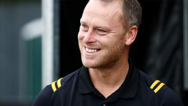 Michael Flynn: Manager handed new Newport County contract - BBC Sport