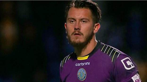 Newport County 'keeper Rhys Taylor goes to Wrexham on loan - BBC Sport
