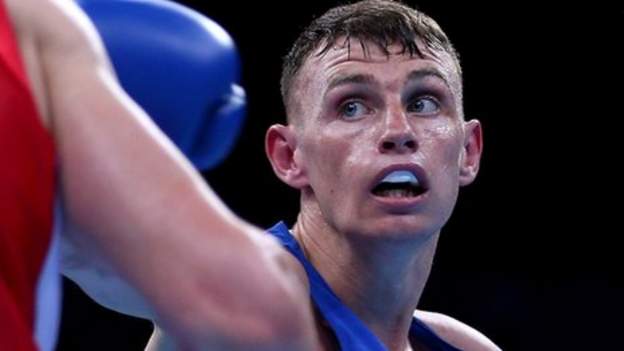 European Games: Sean McComb clinches boxing medal in Baku - BBC Sport