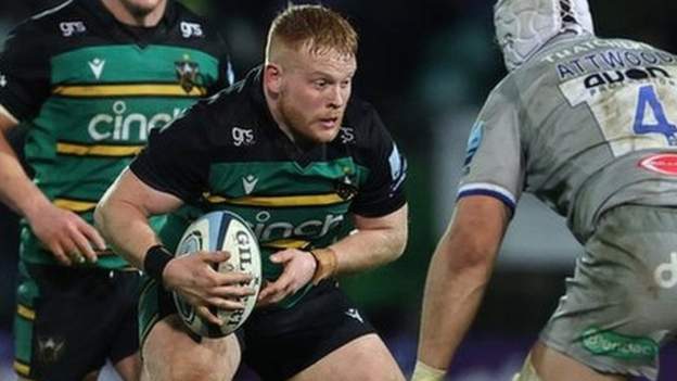 Northampton Saints: Hooker Robbie Smith signs new deal - BBC Sport