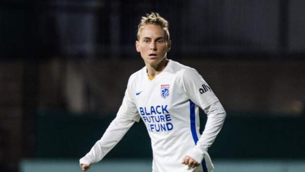 Jess Fishlock: Wales international wins NWSL MVP award - BBC Sport