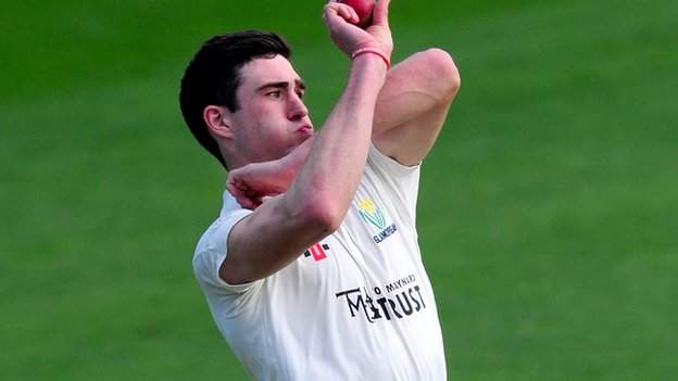 County Championship: Ruaidhri Smith boosts Glamorgan chances - BBC Sport