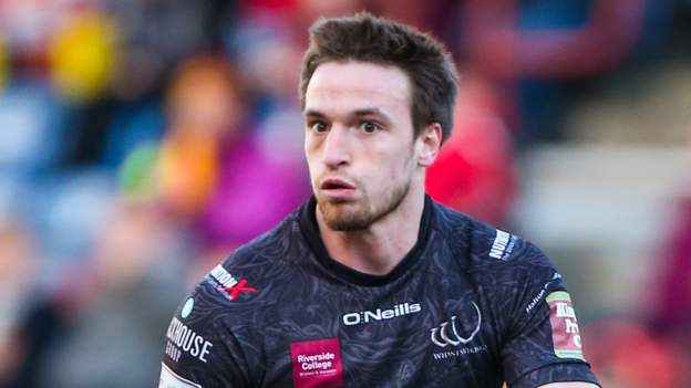 Joe Mellor: Widnes Vikings scrum-half signs new three-year contract ...