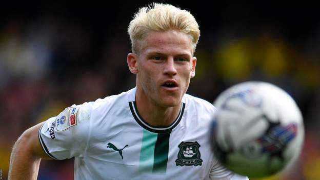 Plymouth Argyle defender Saxon Earley needs ankle surgery - BBC Sport