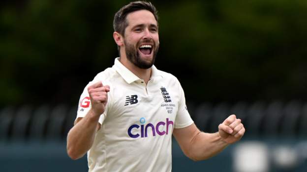 Chris Woakes: No 'timescale' on England bowler's return - Warwickshire ...