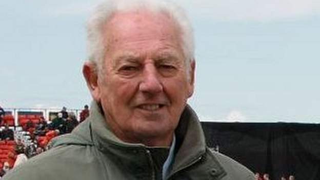 Don Shepherd: Glamorgan's record wicket-taker dies aged 90 - BBC Sport