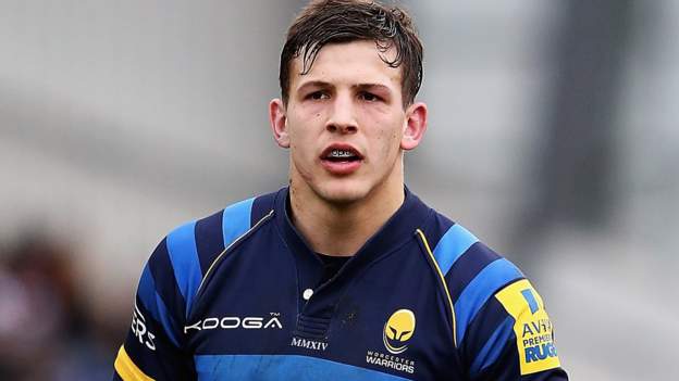 Ryan Mills: Worcester Warriors fly-half signs contract extension - BBC ...