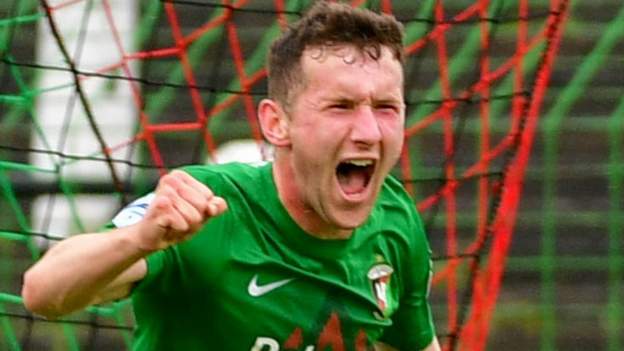 Irish Premiership: Glentoran back on top as holders Linfield return to ...