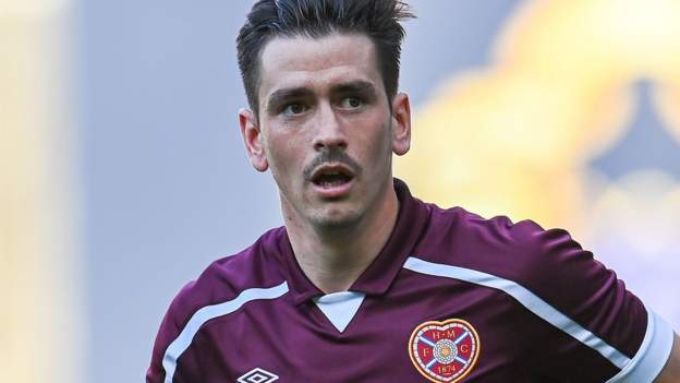 Jamie Walker: Bradford City sign Hearts winger on loan - BBC Sport