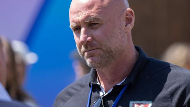 Robert Page: Wales boss takes 'full responsibility' for poor form but ...