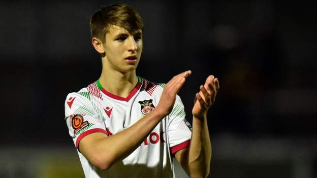 Max Cleworth: From Wrexham reserve to Ryan Reynolds' Instagram - BBC Sport
