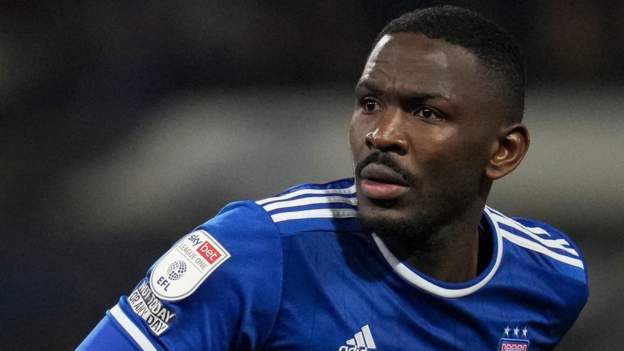 Toto Nsiala: Fleetwood Town sign Ipswich Town defender - BBC Sport