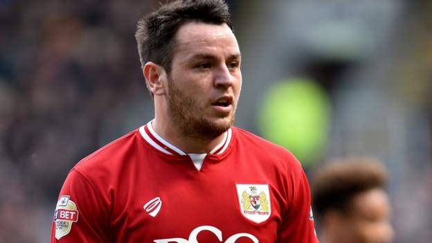 Lee Tomlin: Cardiff City sign Bristol City playmaker on three-year deal ...