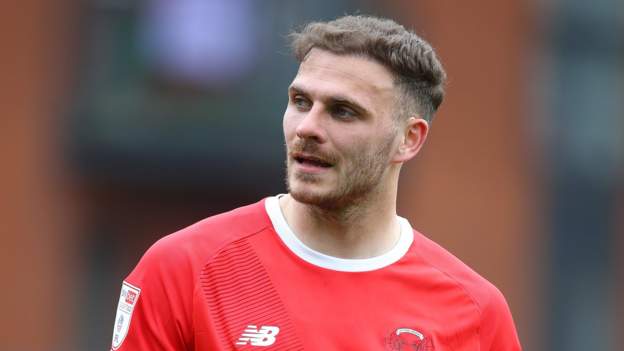Harry Smith: Exeter sign Leyton Orient striker on season-long loan ...
