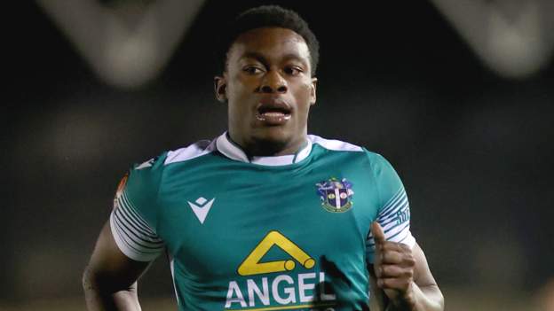 Isaac Olaofe: Sutton United re-sign Millwall striker on loan - BBC Sport
