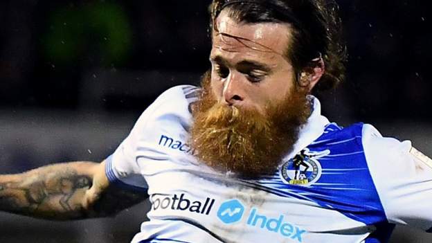 Stuart Sinclair: Walsall sign ex-Bristol Rovers midfielder - BBC Sport