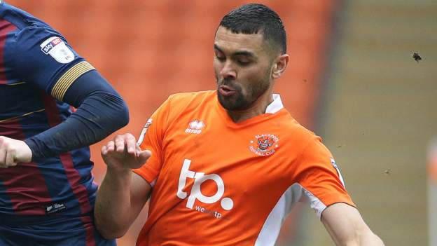 Colin Daniel: Peterborough United to sign Blackpool full-back - BBC Sport