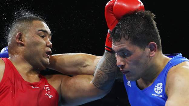 Mitchell Barton: The Scottish heavyweight trying to emulate Tyson Fury ...