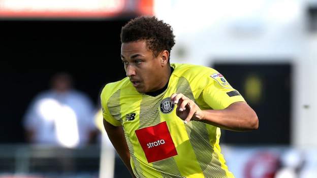 Lewis Richards: Bradford City snap up Wolves defender - BBC Sport