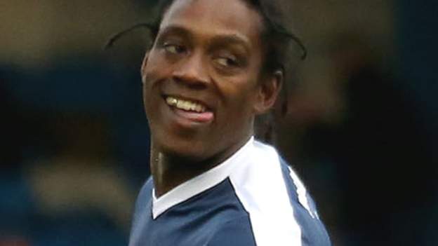 Nile Ranger: Southend United striker signs new contract to 2020 - BBC Sport