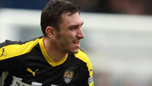 Nathan Thomas: Gillingham sign Sheffield United winger on loan - BBC Sport
