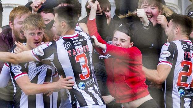 St Mirren 2-1 Livingston: Alex Greive 'answers' criticism as 10-man ...