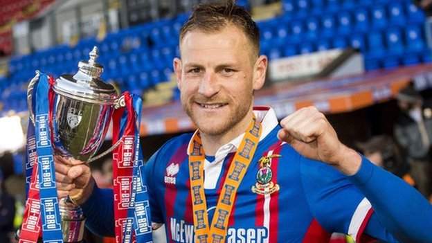 Gary Warren: Yeovil Town sign Inverness Caledonian Thistle defender ...