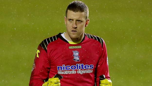 Colin Doyle: Bradford trigger Blackpool keeper's £1 release fee - BBC Sport
