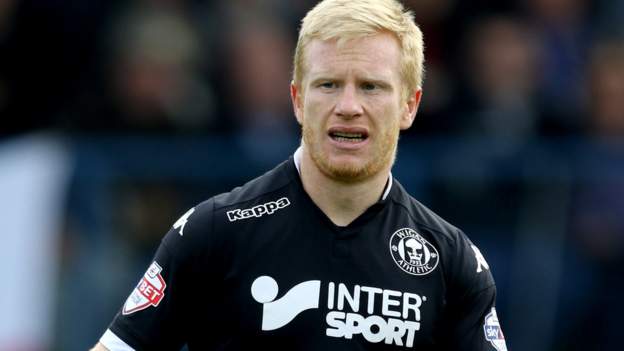 David Perkins: Wigan Athletic midfielder signs deal until 2017 - BBC Sport