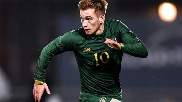 Connor Ronan: Blackpool sign Wolves midfielder on loan - BBC Sport