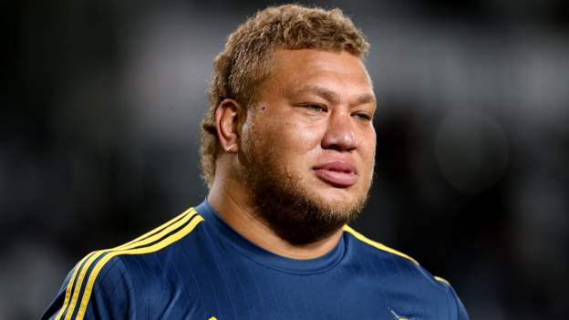Glasgow Warriors bring in Tonga prop Siosiua Halanukonuka - BBC Sport