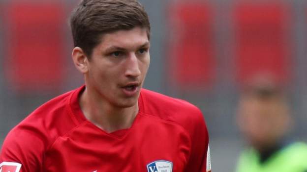 Vitaly Janelt: Brentford sign German midfielder from VfL Bochum - BBC Sport