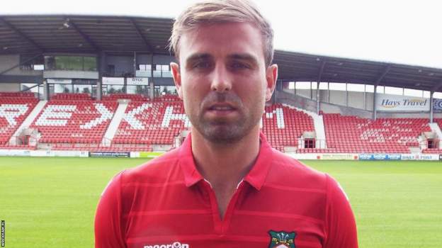Kevin Roberts: Wrexham sign Halifax defender on two-year deal - BBC Sport