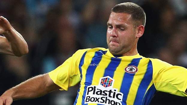 Billy Kee: Accrington Stanley striker extends deal until 2021 - BBC Sport