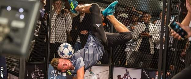 Messi, Kollywood and the Class of '92 - Jamie Knight's freestyle ...