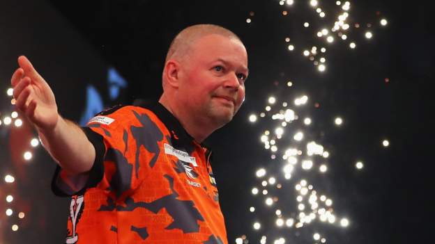 Raymond van Barneveld announces retirement after Premier League defeat ...