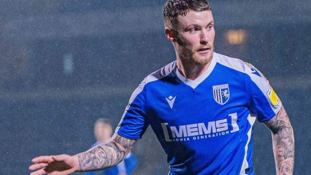 Scott Robertson: Doncaster Rovers sign Celtic midfielder on loan - BBC ...