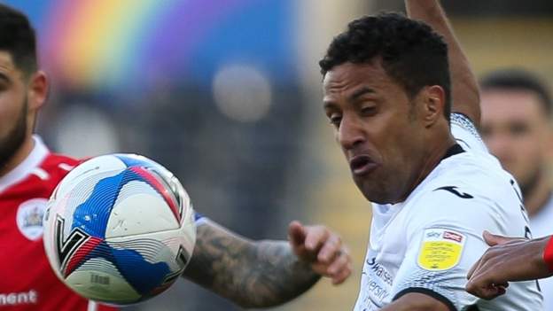 Wayne Routledge: Injured Swansea City veteran to miss Championship play ...