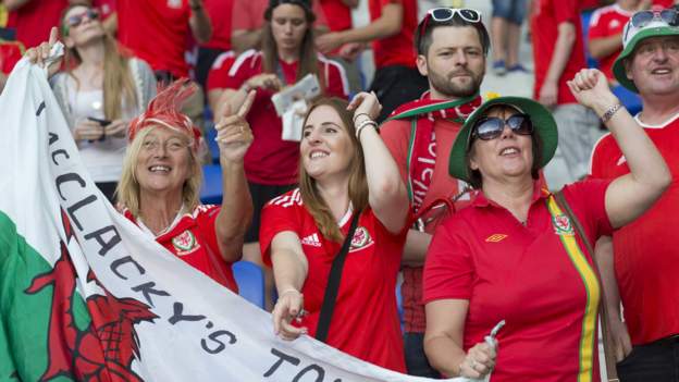 Wales: FAW confirms fans can travel to October away qualifiers - BBC Sport