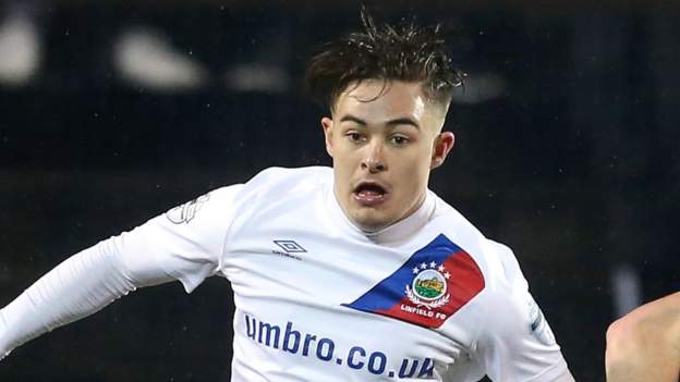 League leaders Linfield transfer-list winger Jordan Stewart - BBC Sport