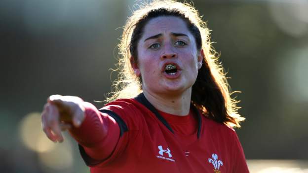 Wales' Robyn Wilkins and Hannah Bluck join Warriors - BBC Sport